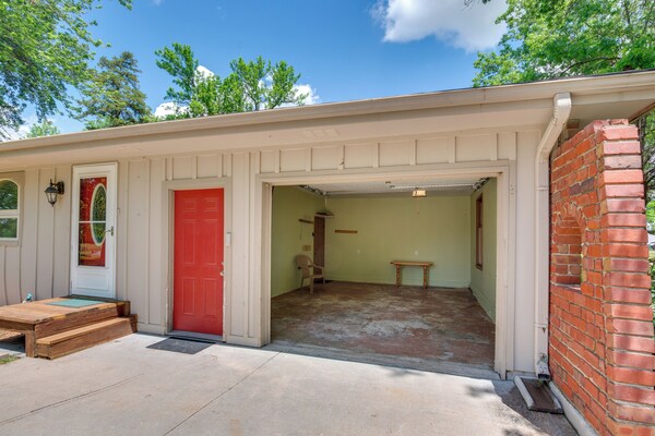 Peaceful Garden City Getaway W\/ Grill & Fire Pit - Kingsville, MO