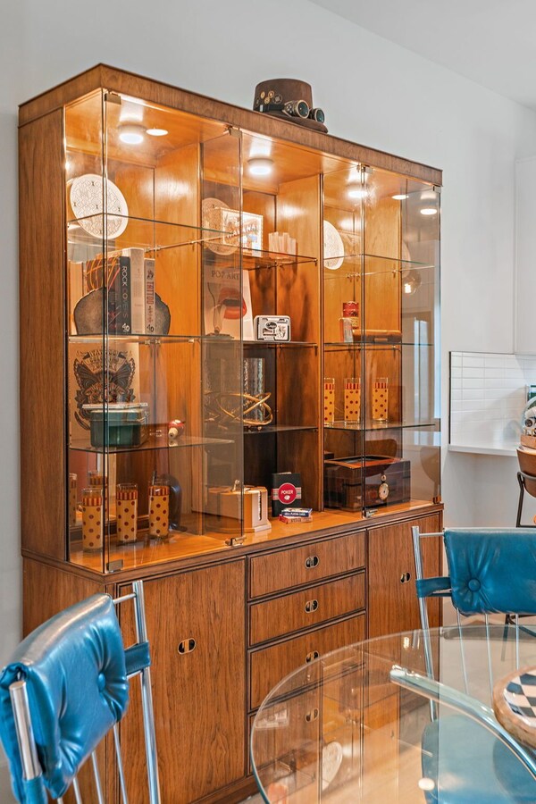 Experience 3 Bedroom Vibrant Mid-century Style And Rock-n-roll Spirit Blend. - Mt. Juliet, TN