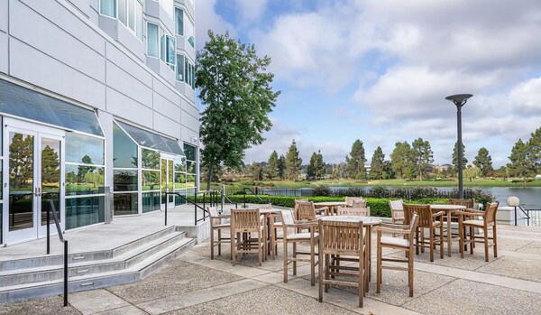 Best Place To Stay In San Francisco! Water View, Pet-friendly Property W/ Pool - Redwood City, CA