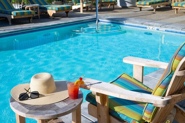 Ensuring A Very Comfortable & Memorable Stay! Pets Allowed, Onsite Pool - San Mateo, CA