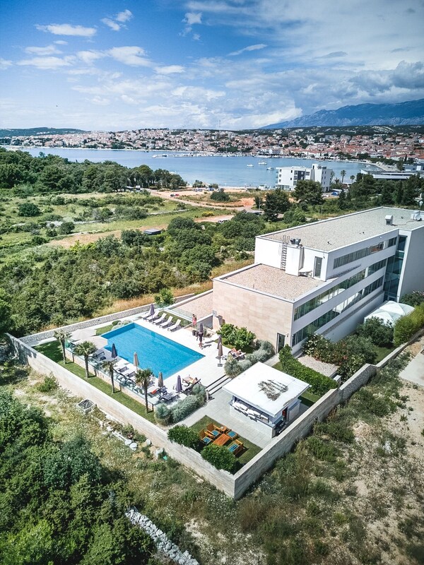 One Bedroom Apartment With Balcony And Sea View Novalja, Pag (A-15882-g) - Caska