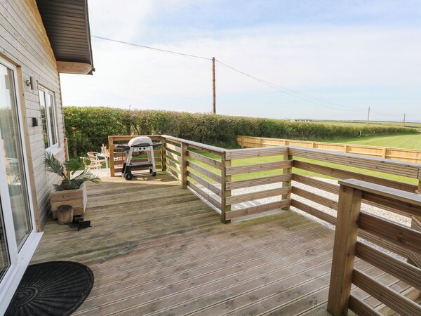 Heritage Retreat, Pet Friendly, Country Holiday Cottage In Monknash - Vale of Glamorgan