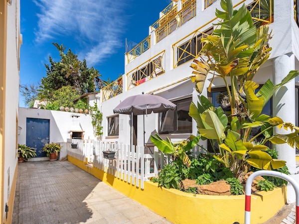 Beach Retreat Steps From The Ocean In Praia Da Luz - Praia da Luz