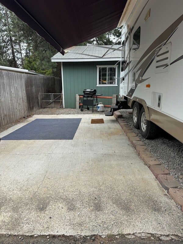 Cozy Camper In The Heart Of Central Oregon - Oregon