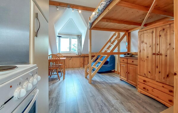 Amazing Apartment In Saint-lunaire - Dinard