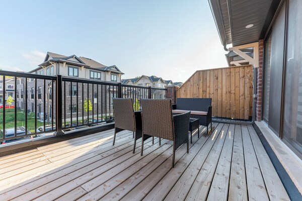 Perfect Modern 3 Bedroom Townhouse ~ Stoney Creek - 해밀턴