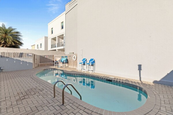 Beachview Get-away @ Fantasy Circle - South Padre Island, TX