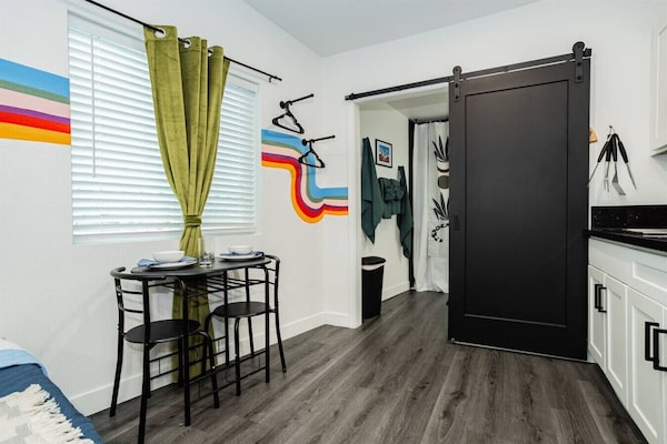 Private Vegas Oasis: Prime Location, Patio & Games - Las Vegas, NV