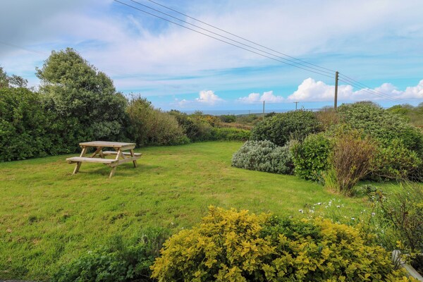 Merriview, Character Holiday Cottage, With A Garden In Ashton - Porthleven