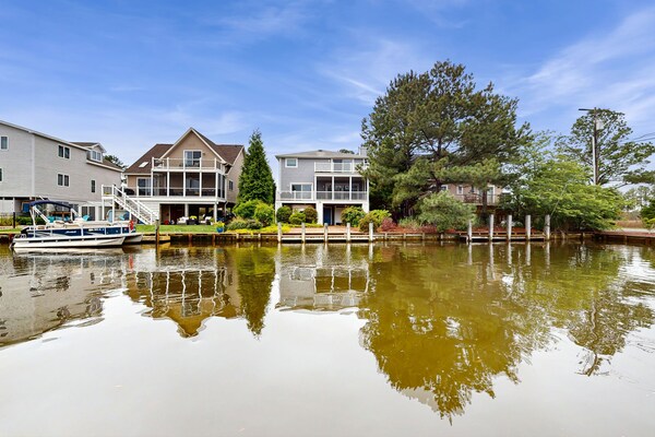 Dog-friendly House With Bay Views, Spacious Layout, & Family-friendly Amenities - Bethany Beach, DE
