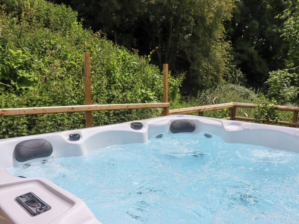 Valley Lodge 4 - North Wales Eco Lodges, Pet Friendly In Ruthin - Ruthin