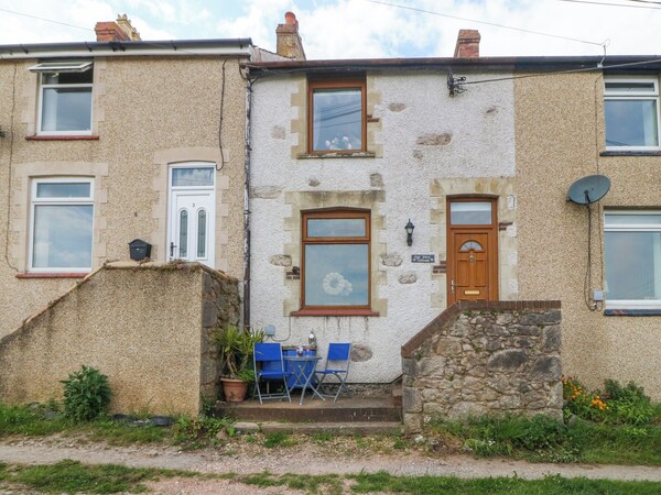 High View Cottage, Pet Friendly, With Open Fire In Penrhyn Bay - Conwy