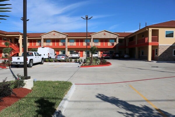Comfortable Stay Ideal For Family | Right Off Highway 1960 - Humble, TX