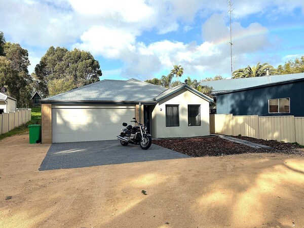 Seaside Escape Awaits Your Family In Myalup! - Binningup