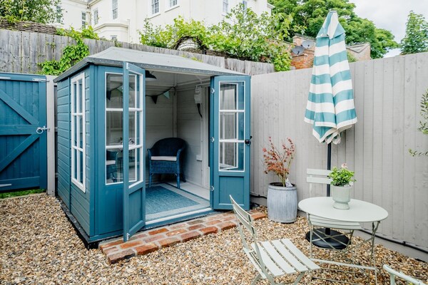 Wigeon Cottage - Sleeps 4 Guests  In 2 Bedrooms - Aldeburgh