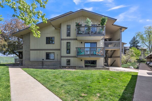 Lux Modern Condo - Pool - Free Parking - Clean - Boulder, CO