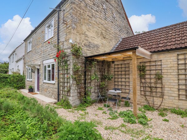 Cosy Nest, Pet Friendly, With A Garden In Glastonbury - Glastonbury