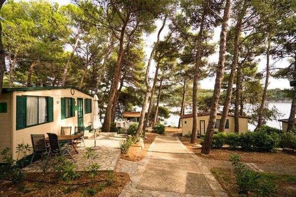 Mobile Home In Cres Near Pebble Beach - Cres