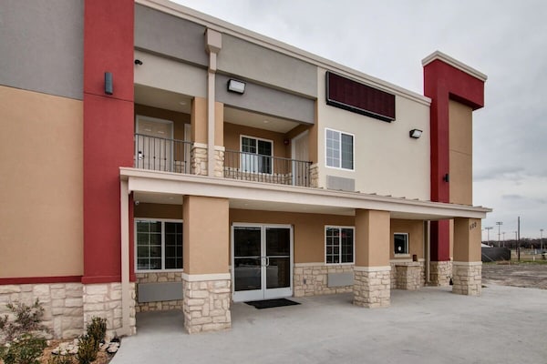 King Bed Non Smoking - Scottish Inns, Budget Stay, Free Continental Breakfast - Sansom Park Trail – Fort Worth