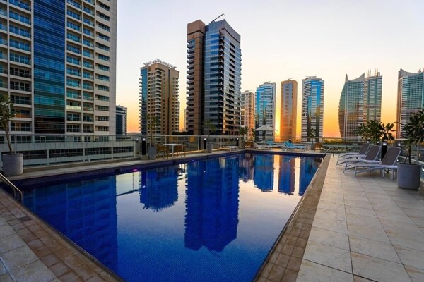 Standard 2 Bedroom Apartment Near To Marina Beach - Dubai Marina
