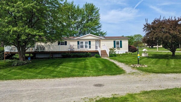 Vacationing Doesnt Have To Be A Chore; It Can Be A Pleasure At Arbor Roads! - Dundee, NY