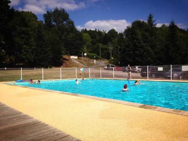 Camping 3 éToiles - Piscine  - Eehihh - Limousin