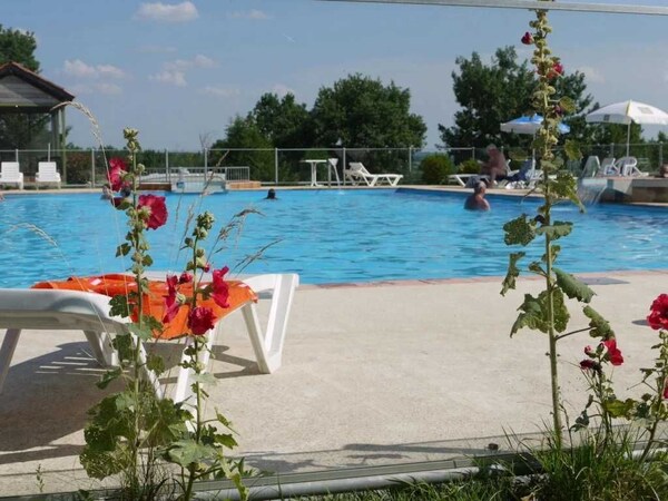 Camping 3 éToiles - Piscine  - Efahff - Biron