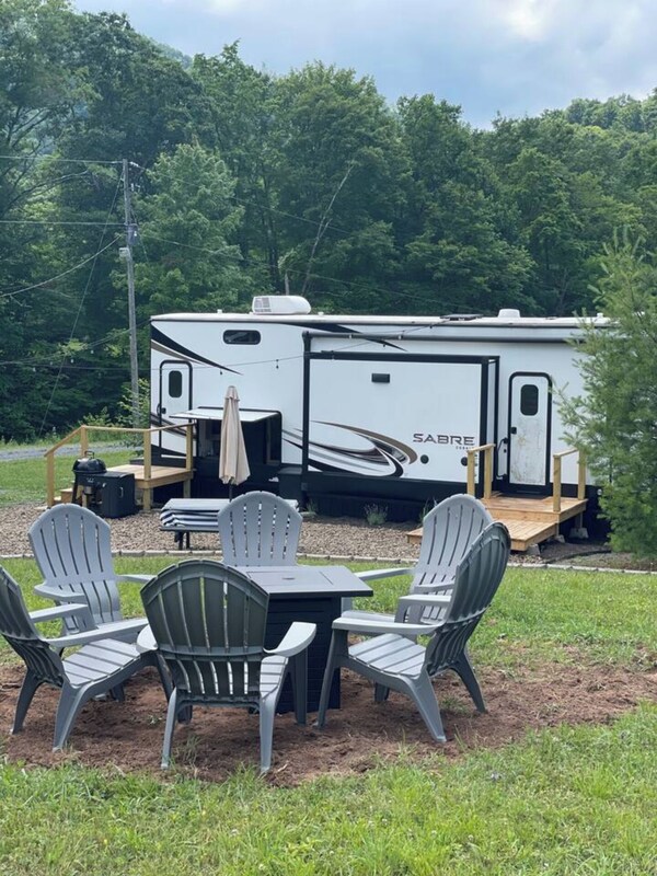 Happy Campers Family Glamping Dawson/rainelle - ウェスト・バージニア州