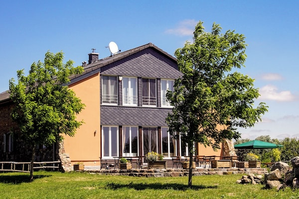 Komfortables Haus In Alleinlage Bis 15 Personen, 5 Bäder, Großes Grundstück - Prenzlau