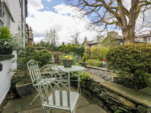 Acorn Cottage, Pet Friendly, Country Holiday Cottage In Windermere - Windermere, UK