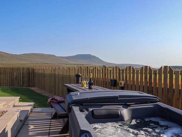 Woodpecker, Family Friendly, With Hot Tub In Ingleton - Ingleton