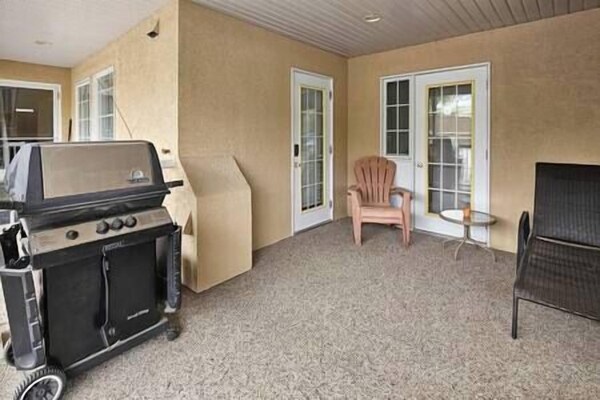 Mountainview Condo / 1 King Bedroom / Pet Friendly - Fairmont Hot Springs, BC