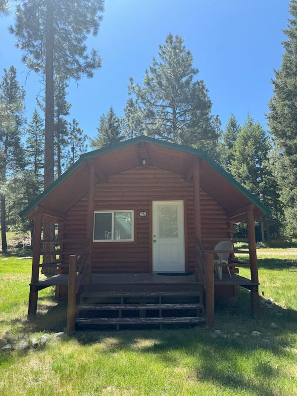 Lost Horse Lodge - Double Queen Cabin #20 - Montana