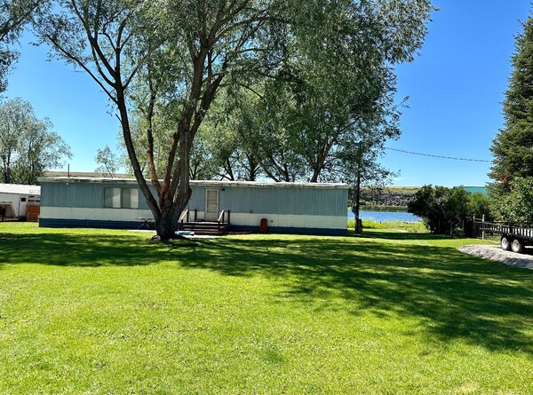 \Na Nostalgic Haven Beautifully Located Moments From The Blackfoot Reservoir - Idaho