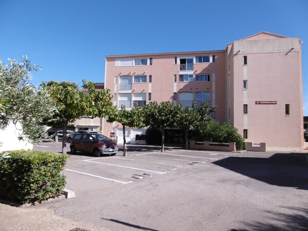 Cozy T2 Apartment In Narbonne-plage - Near Beach & Shops - Parking - Sleeps 4 - Saint-Pierre-la-Mer