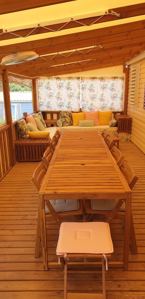 Mobil Home 6 Places, Grande Terrasse Couverte, Dans Un Camping 4 éToiles. - Les Arcs