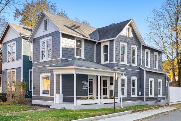 Moxie Flat / High Street / Free Parking! - Columbus, OH