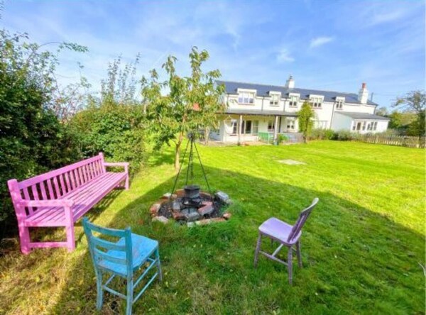 Forty's Farm, A Quirky, Rustic Retreat - Wiltshire