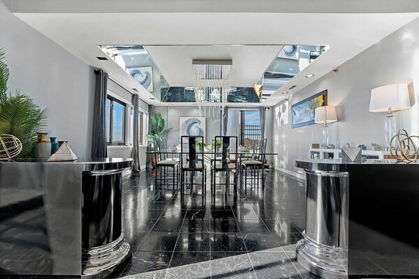 Luxury Massive Penthouse In Watertown - Boston, MA