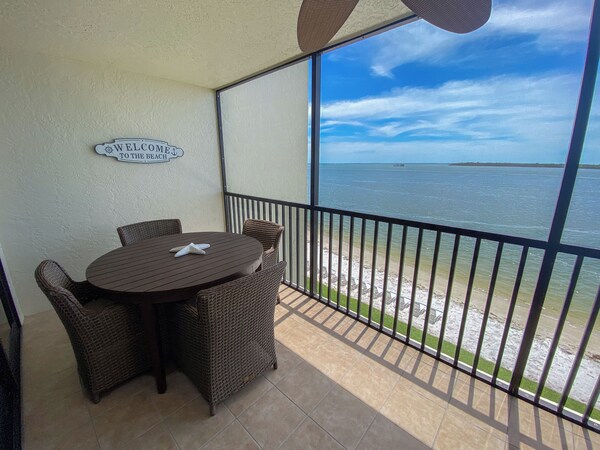 Sanibel Harbour Resort - 314: Stylish Condo Steps Away From Private Beach. - Sanibel, FL