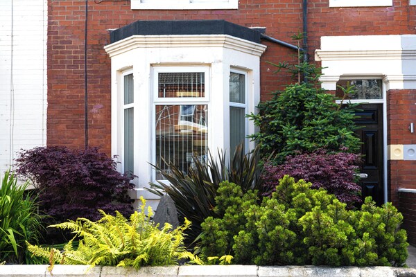 The George, Pet Friendly, Country Holiday Cottage In Whitley Bay - Northumberland