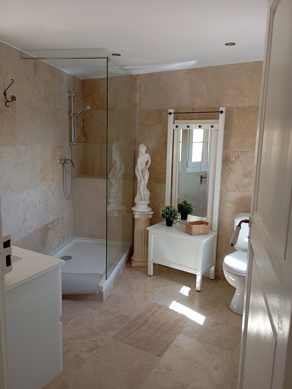 Magnificent 3-room Apartment With Breathtaking Views In Medieval Village - 卡涅