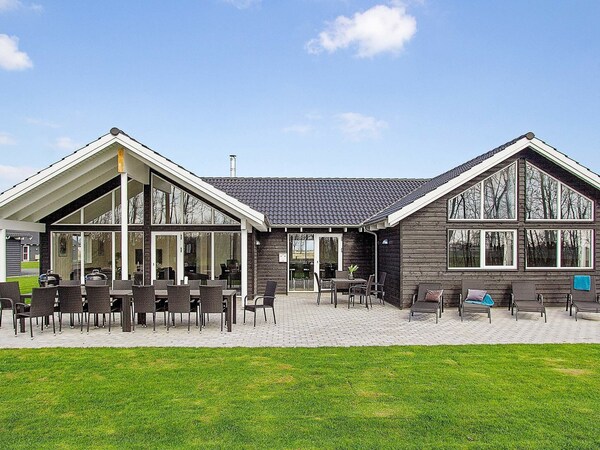 18 Personen Ferienhaus In Hasselberg - Arnis