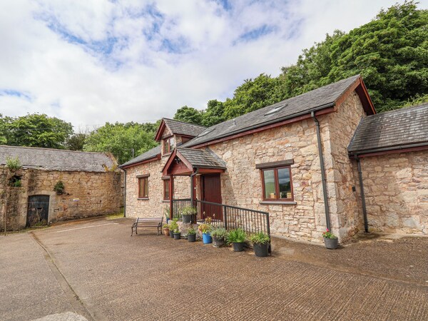 Henblas Cottage, Family Friendly, With A Garden In Rhyd-y-foel - Towyn