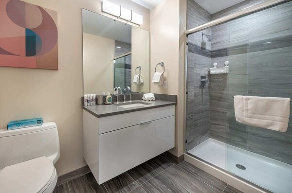 Entire Apt Near Downtown - New Canaan, CT