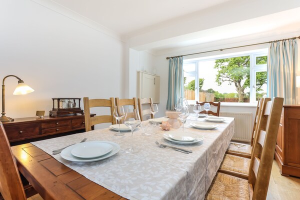 Warblers  Detached Home In West Wittering - Hayling Island