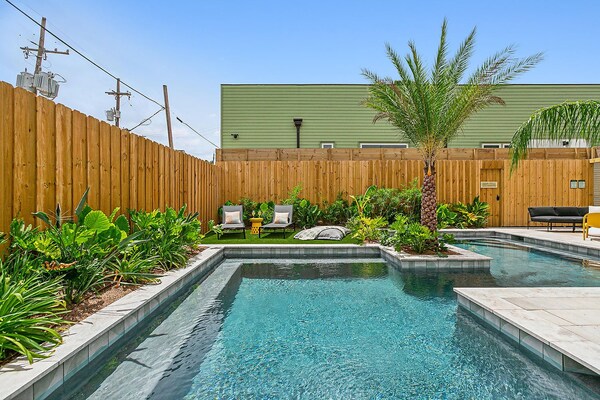 Nola | Heated Pool | Private Hot Tub - New Orleans, LA
