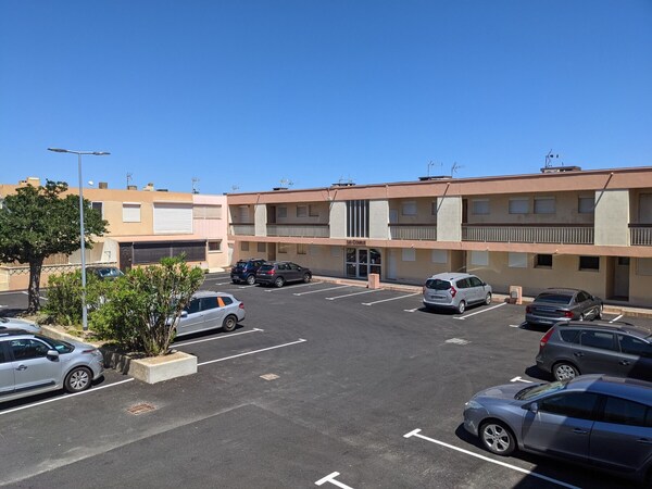T2 Front De Mer Vu Latérale, 4 Pers, Parking, Proche Plage Et Animations - Port-la-Nouvelle