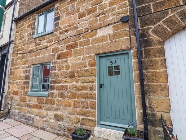 Seascape Cottage, Pet Friendly, With Open Fire In Marske-by-the-sea - Saltburn-by-the-Sea