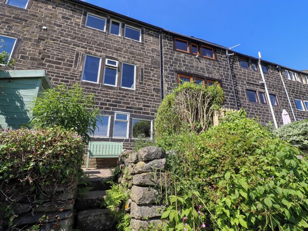Pike View Cottage, Pet Friendly, With Open Fire In Heptonstall - Lancashire